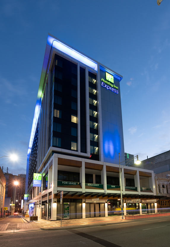 Reid Campbell - Holiday Inn Express Roll- Out